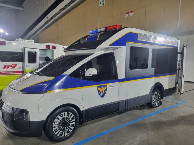 [현장] 베일 벗은 ST1... 사용자 편의성 갖춘 전기 PBV